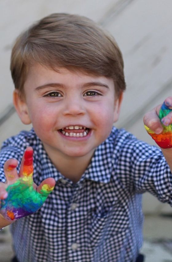 Louis de Cambridge celebra sus 2 añitos con unas simpáticas fotos