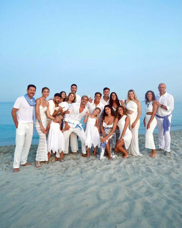 Vestidos de blanco y presumiendo de genes: las imágenes de Simeone y ...