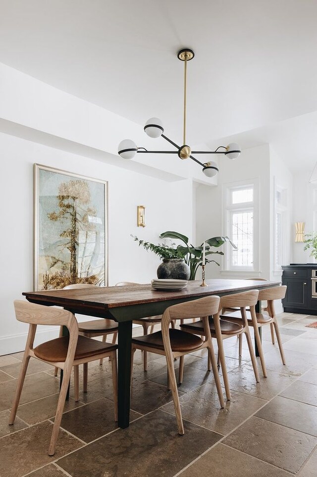 Cómo elegir la mesa de comedor perfecta: escoge con acierto la forma, el tamaño y el material ideal