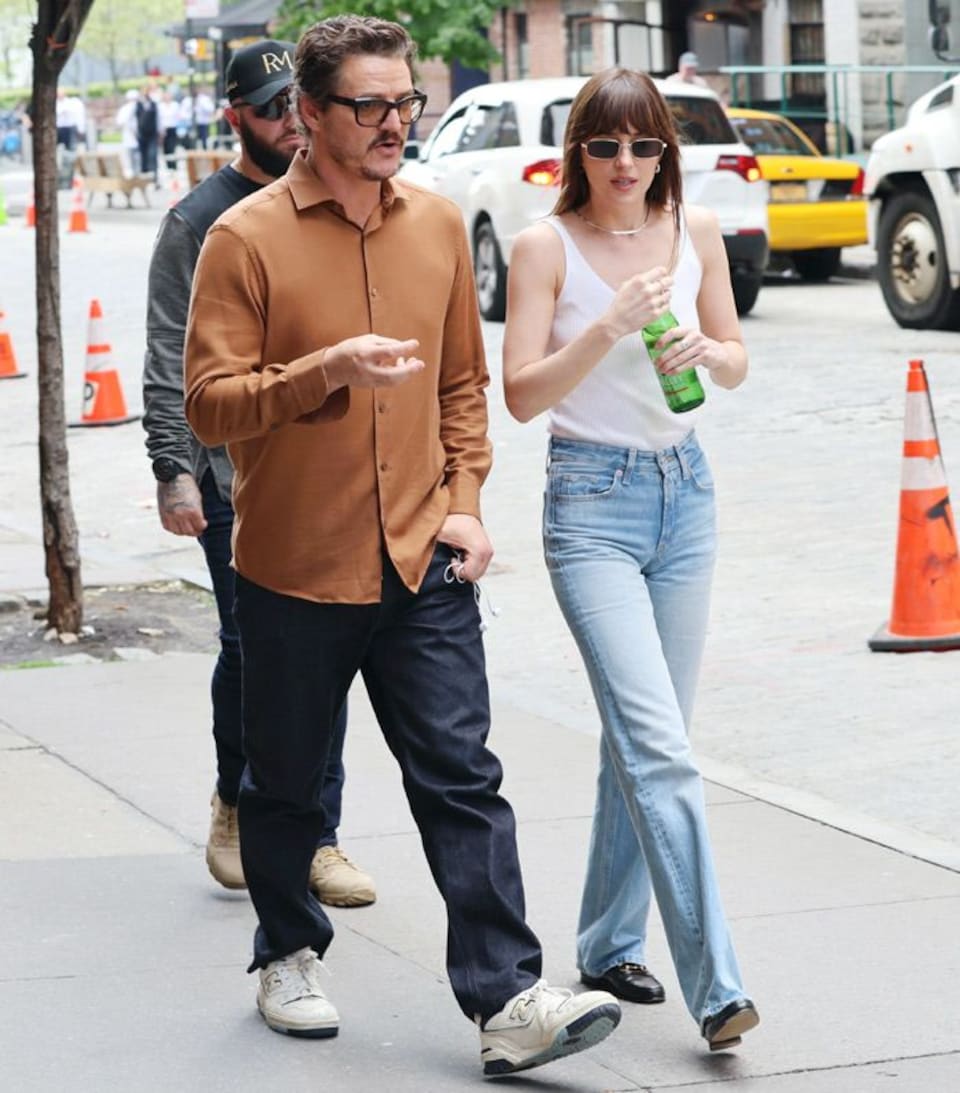 Primero fue Chris Evans y ahora Pedro Pascal: el triángulo amoroso de Dakota Johnson en su nueva ...