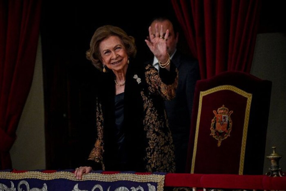 Leonor, acompañada por los Reyes y la Infanta, preside los últimos Premios Princesa de Asturias ...