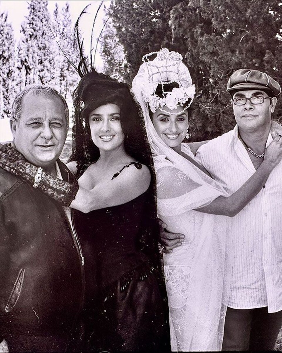 Salma Hayek emociona a Penélope Cruz con un recuerdo inédito de su ...