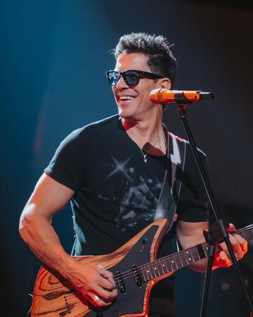 Con la emoción a flor de piel, Yahir nos habla de su exitoso debut en ...