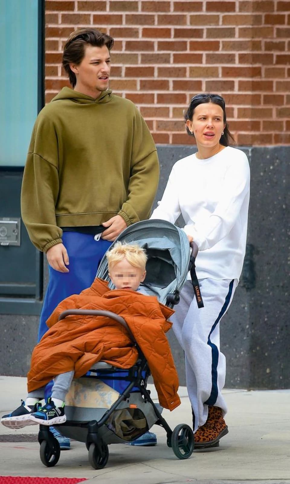 Millie Bobby Brown y Jake Bongiovi, de prácticas para ser familia