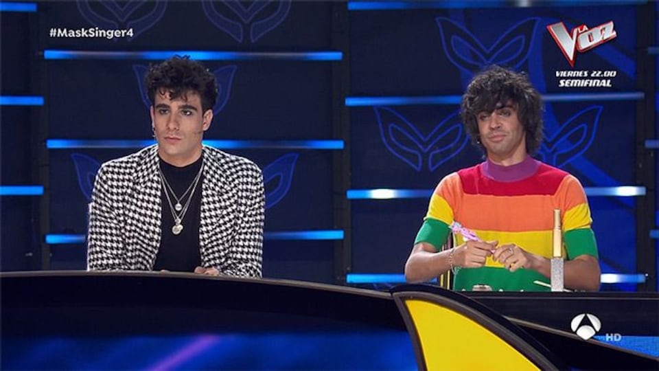 Javier Ambrossi, muy emocionado por Norma Duval en Mask Singer