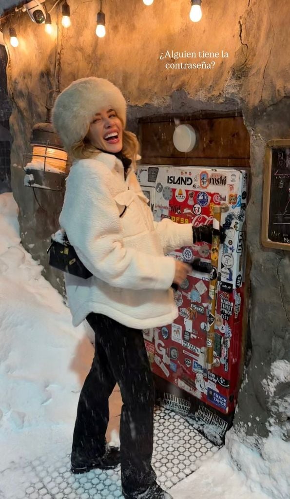 Michelle Salas disfruta de una aventura en el destino de nieve, más ...