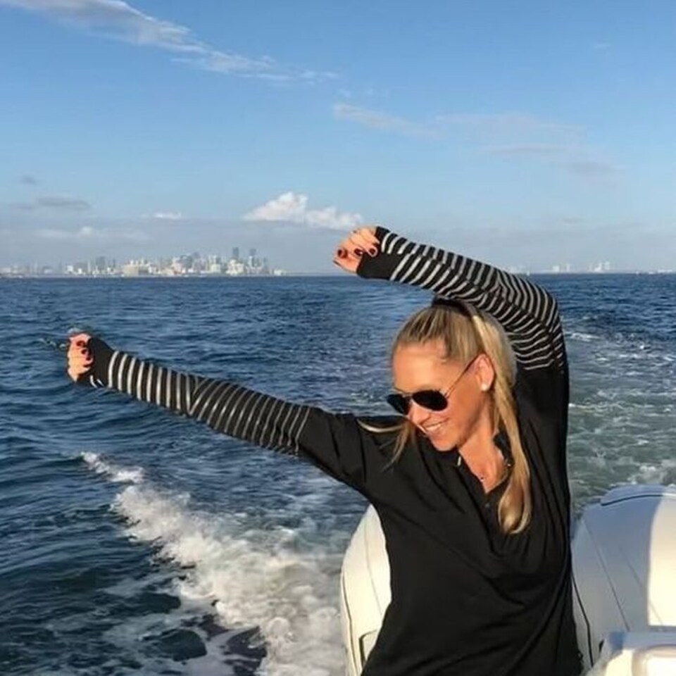 Anna Kournikova baila 'El baño', de Enrique Iglesias