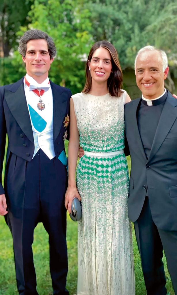 Los duques de Huéscar en la gran boda que ha unido a dos imperios ...