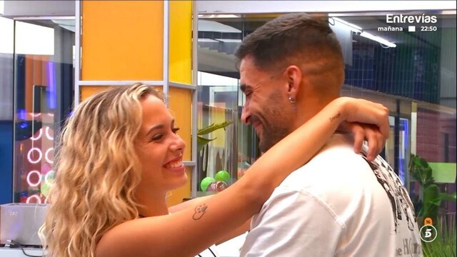 Edi y Violeta protagonizan el primer beso de 'Gran Hermano 2024'