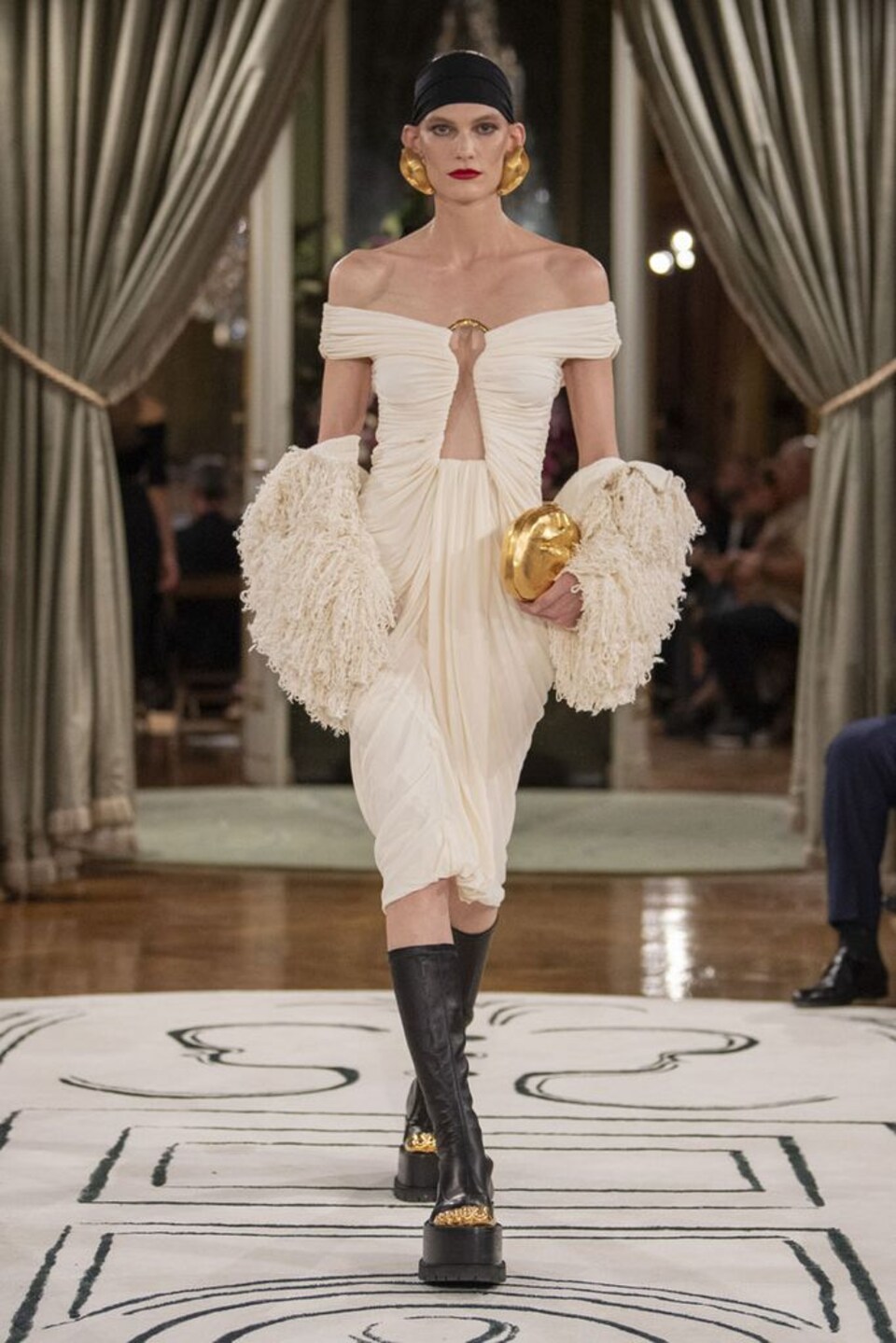 Guía de las tendencias de moda 2024: los mejores looks de pasarela