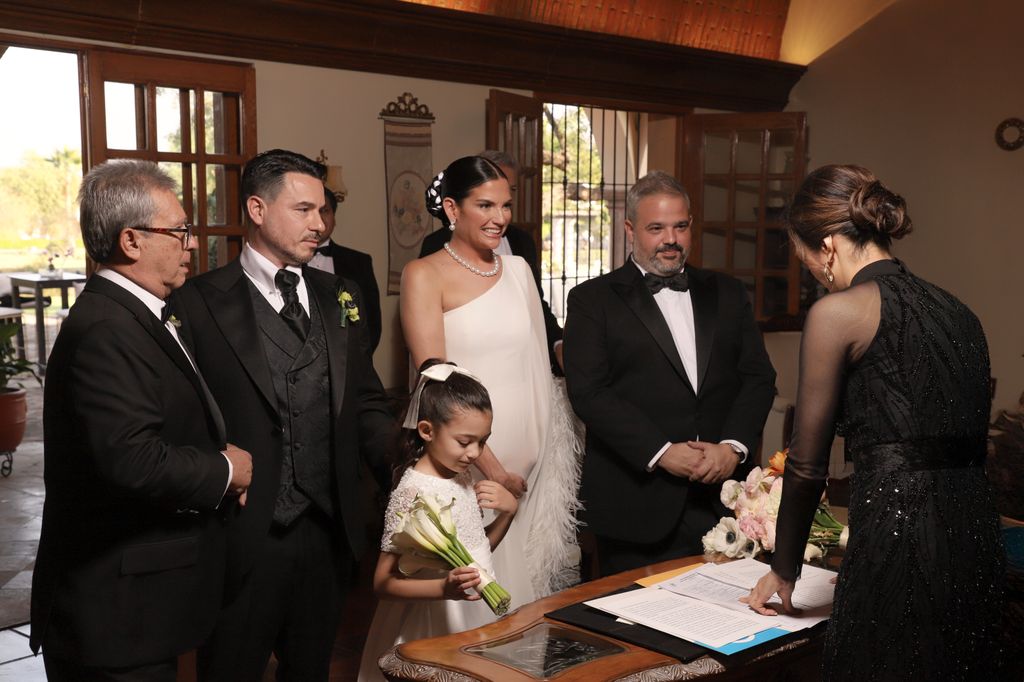 Así ha sido la romántica boda de Natalia Jiménez y Arnold Hemkes ...