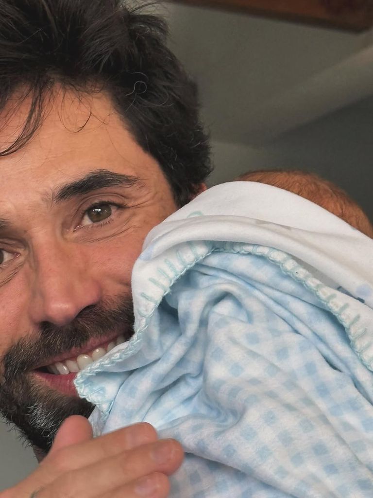 Matías Novoa viaja a México para reencontrarse con su hijo Axel | ¡HOLA!