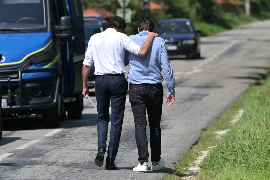 Así ha sido el emotivo funeral de Alain Delon con su familia y ...