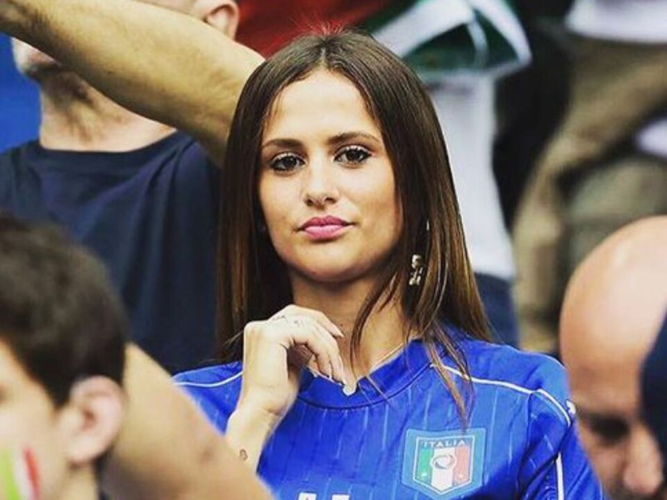 Influencers, modelos, deportistas.. las mujeres de los futbolistas de ...