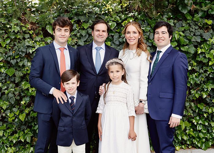 Gema Ruiz celebra en Madrid la comunión de su hija Julieta rodeada de ...