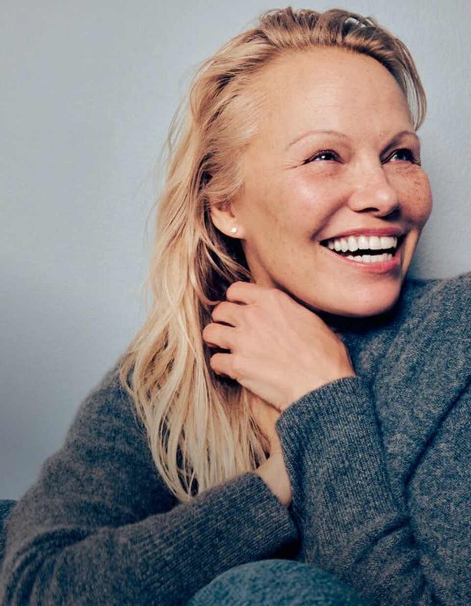 Pamela Anderson rompe su regla de no usar maquillaje y todos sus fans ...