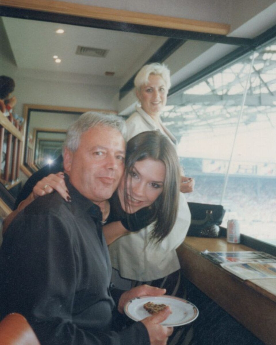 Así son los desconocidos padres de Victoria Beckham quienes llevan ...