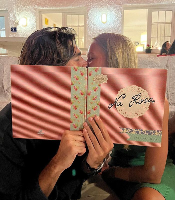 Álvaro Soler presenta a su nueva novia con esta foto tan romántica