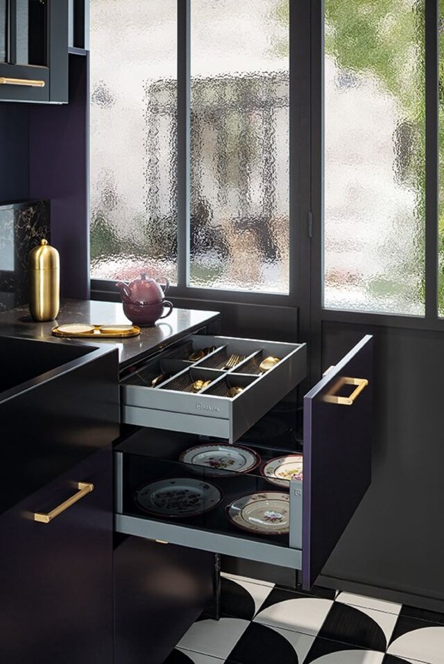 Ideas imprescindibles (y accesorios) para ordenar los cajones de la cocina