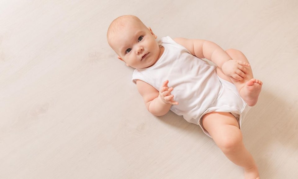 Control de la cabeza en el bebé: cuándo lo logra