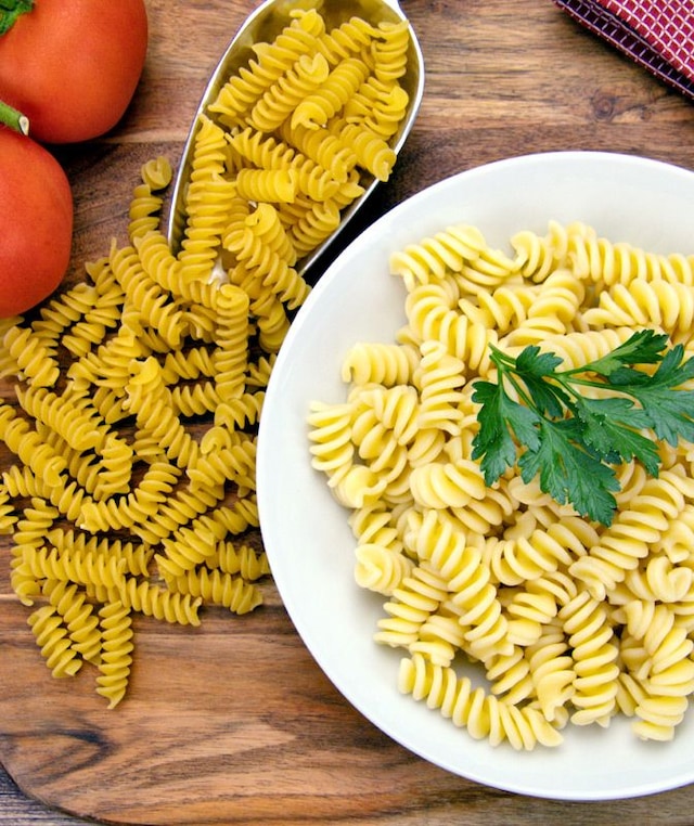 Pasta 'fusilli': 9 recetas fáciles, frías y calientes