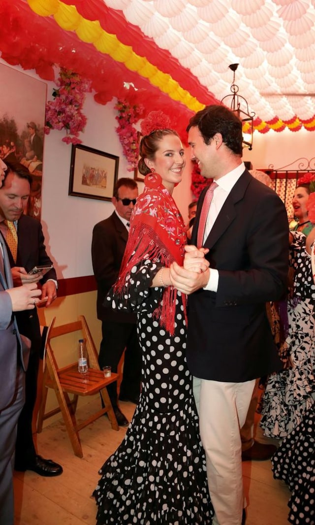 Victoria López-Quesada y Enrique Moreno de la Cova, de la mano hasta a caballo