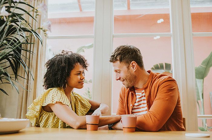 Pareja: por qué te quedas con quien te elige, en lugar de elegir tú