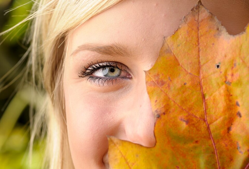 Ni timidez ni mala educación, esto significa desviar la mirada según ...