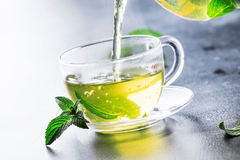 7 plantas medicinales diuréticas para combatir la retención líquidos