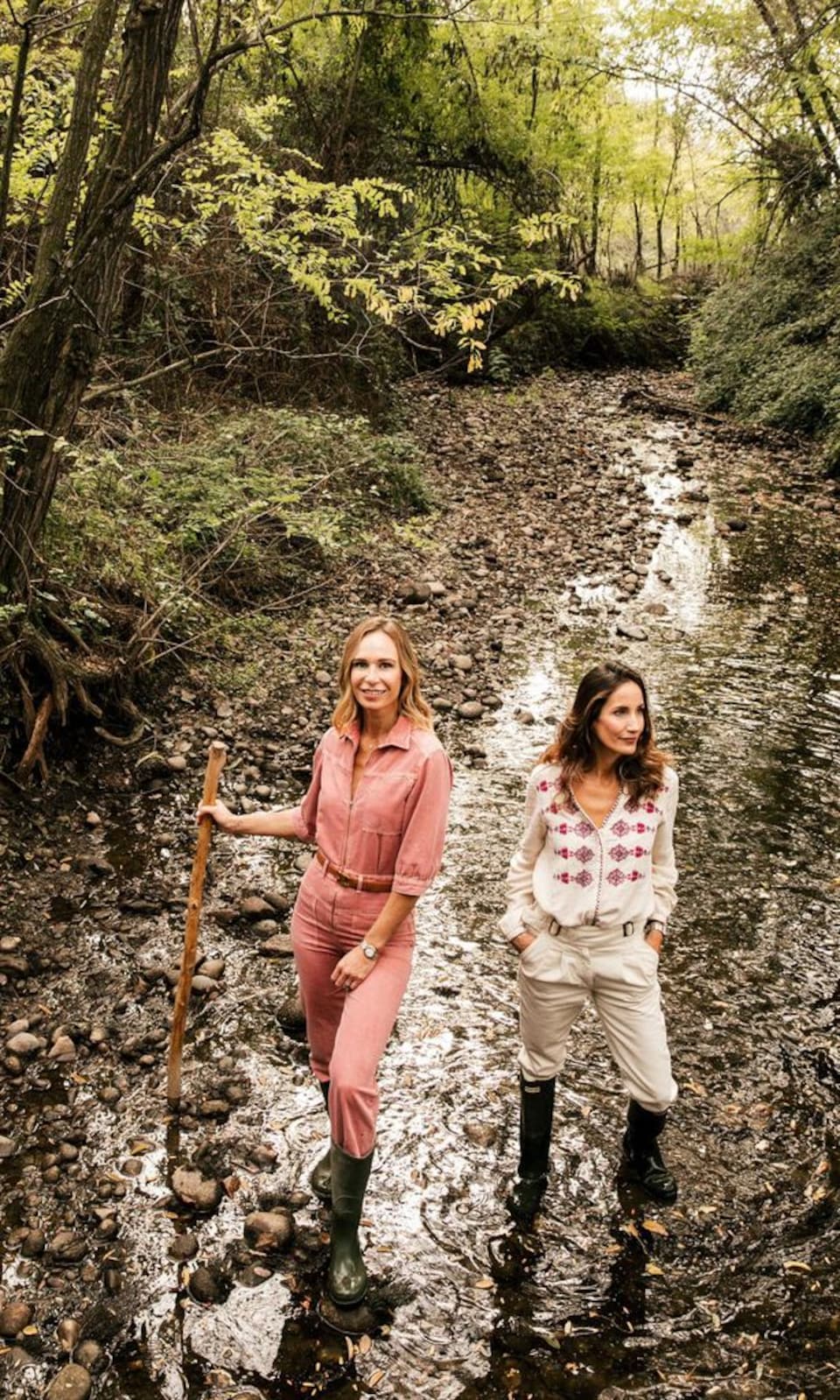 Angie Ibarra y Sandra Cuchy: yoga y amistad en Gredos
