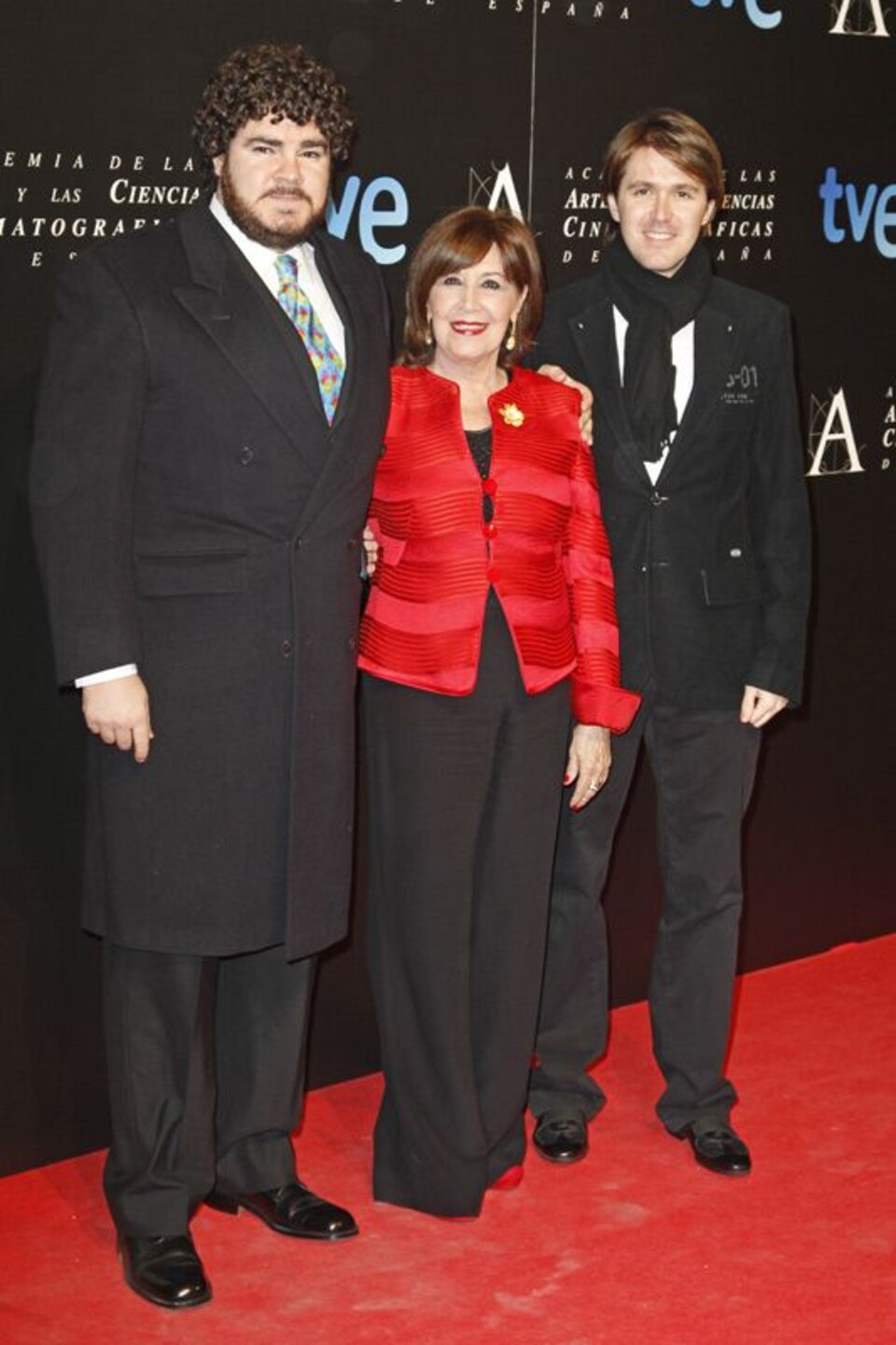 Manuel y Paco, los hijos de Concha Velasco que la han arropado hasta el ...