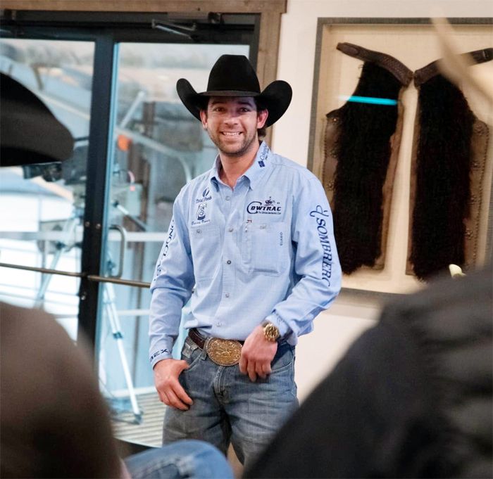 Bella Hadid se ha enamorado de un cowboy, Adan Bañuelos