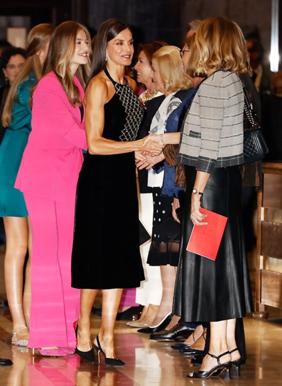 La princesa Leonor y su traje rosa en el concierto de los Premios ...