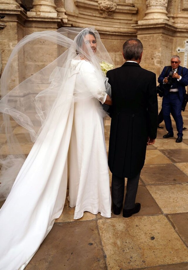 El vestido de novia de Carolina Torío Ballester en su boda con Louis ...
