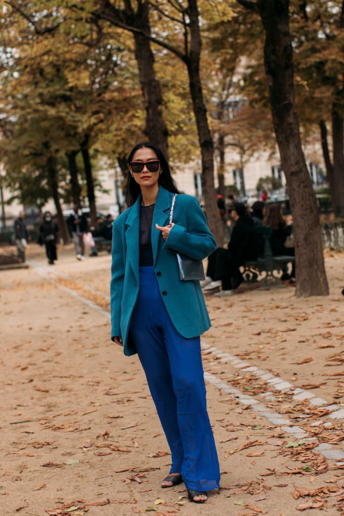 Cómo combinar el color azul marino y acertar este otoño