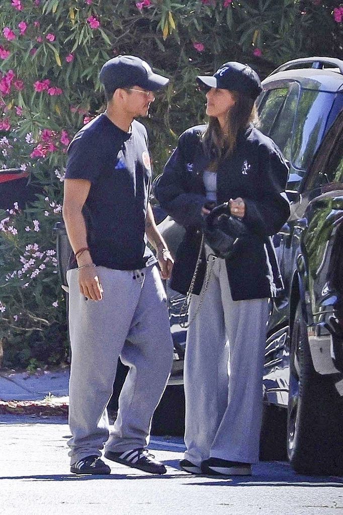 Jessica Alba es captada entre besos y abrazos con Danny Ramírez | ¡HOLA!