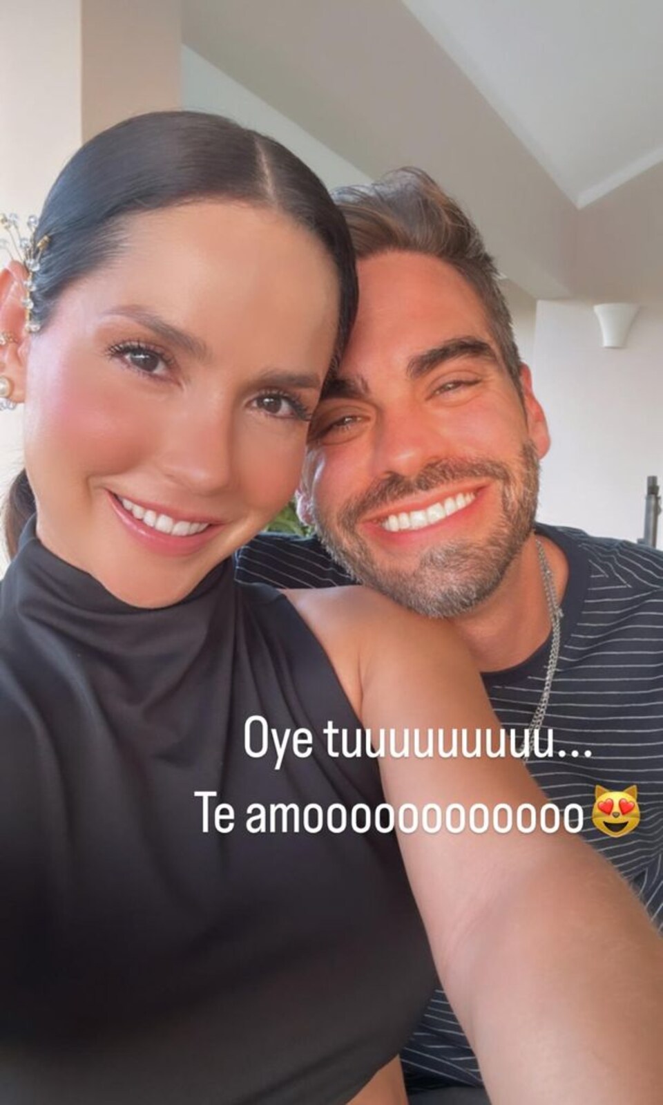 Carmen Villalobos presume su figura en bikini junto al mar | ¡HOLA!