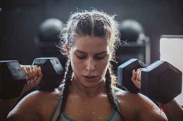 7 ejercicios que combinan cardio y fuerza para desarrollar tu cuerpo al ...