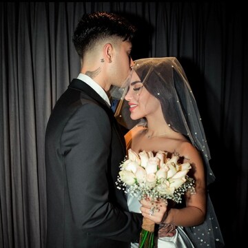 Kimberly Loaiza y Juan de Dios Pantoja celebran su aniversario con fotos de boda | ¡HOLA!