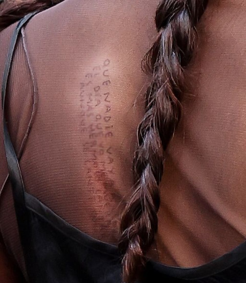 Los 6 tatuajes de Rosalía y el significado de cada uno de ellos