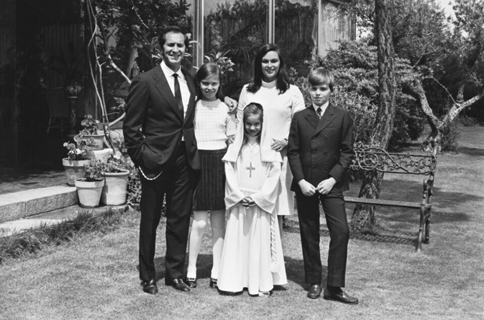 Quién es quién en la familia de Miguel Bosé