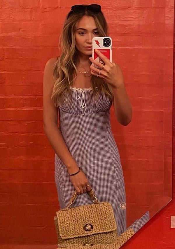 Tilly Keeper, el sorprendente estilo de la actriz de la serie You
