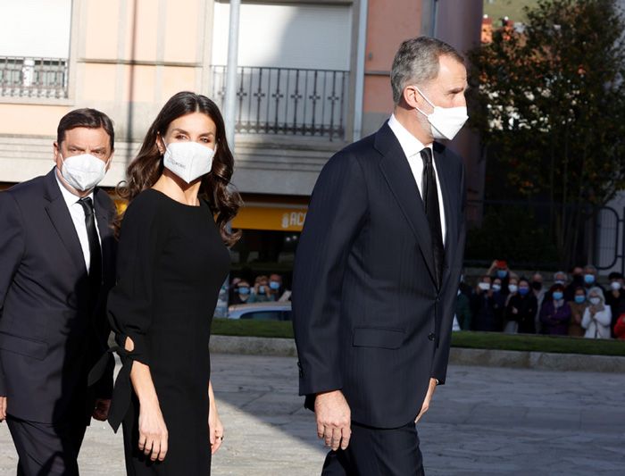 Los Reyes asisten en Marín al funeral por los marineros fallecidos en ...