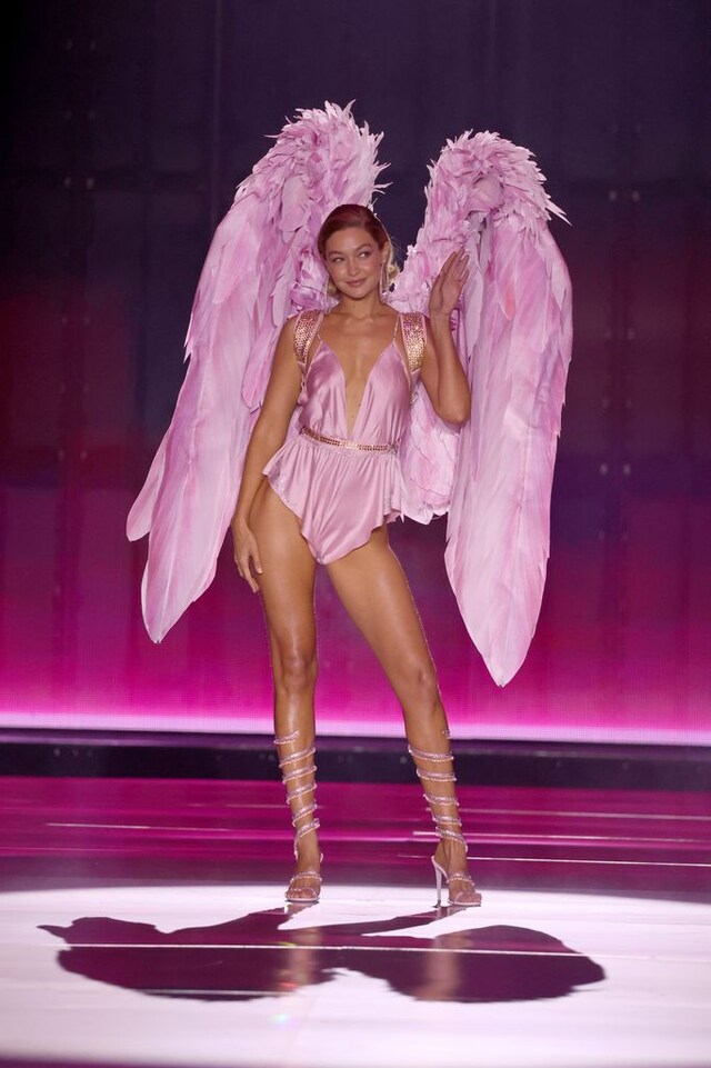 Así han posado cada una de las modelos del desfile de Victoria's Secret 2024