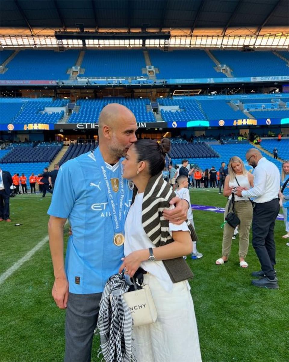 La gran celebración de la familia Guardiola: Pep, su mujer y sus hijas ...
