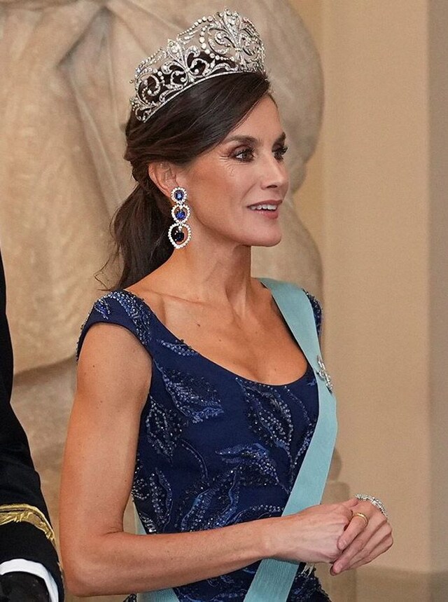 La reina Letizia y su look de gala en Dinamarca
