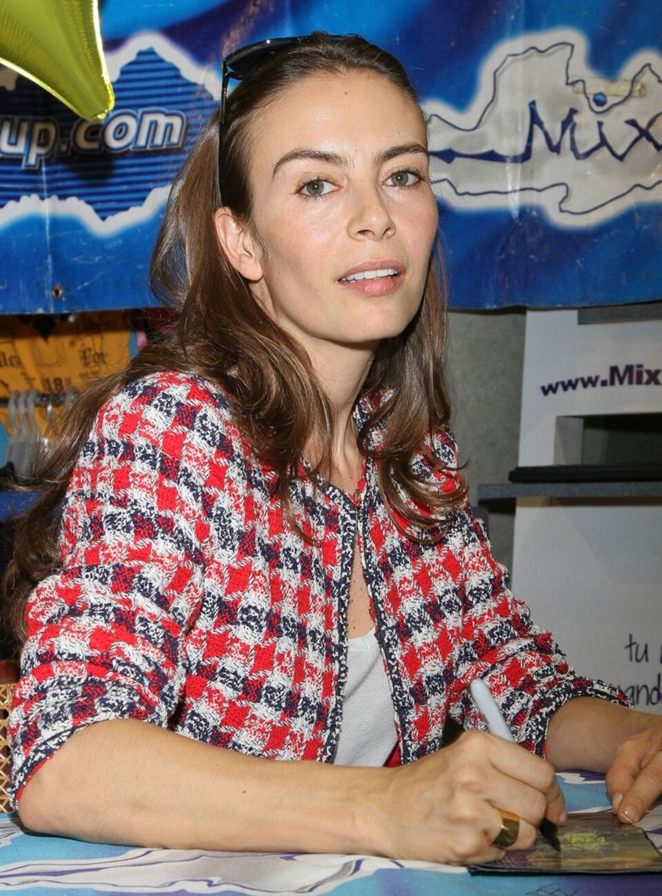 Sasha Sokol, entre lágrimas, agradece el apoyo tras su triunfo legal ...