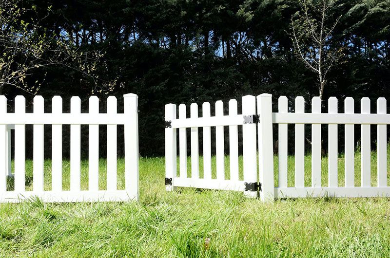Cómo elegir la mejor valla de jardín para delimitar espacios