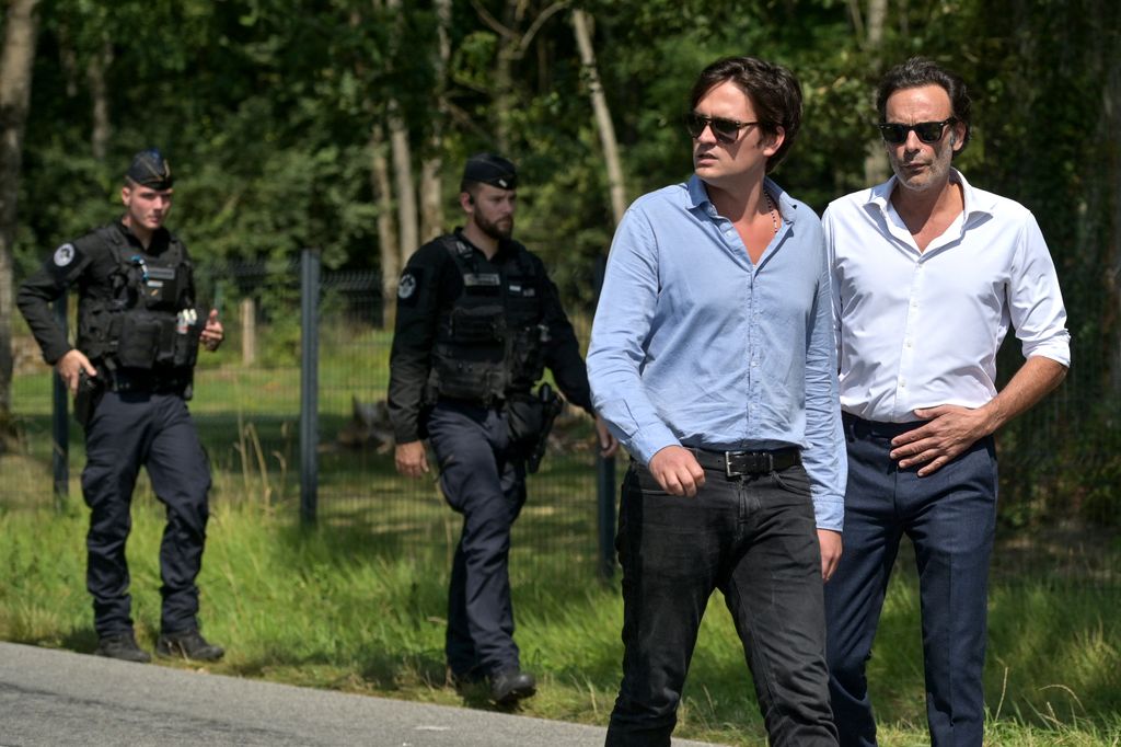Así ha sido el emotivo funeral de Alain Delon con su familia y ...