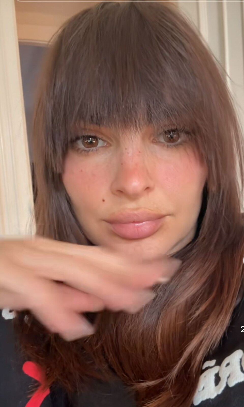 Emily Ratajkowski tras su radical cambio de look: "Me han hecho el peor ...